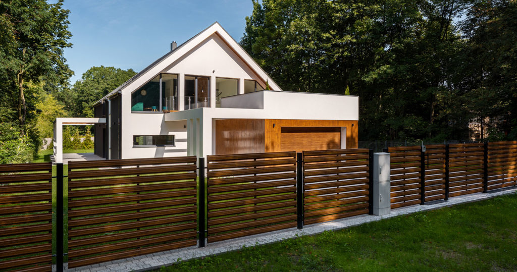 How to Choose the Right Fencing and Gate System for Your Property